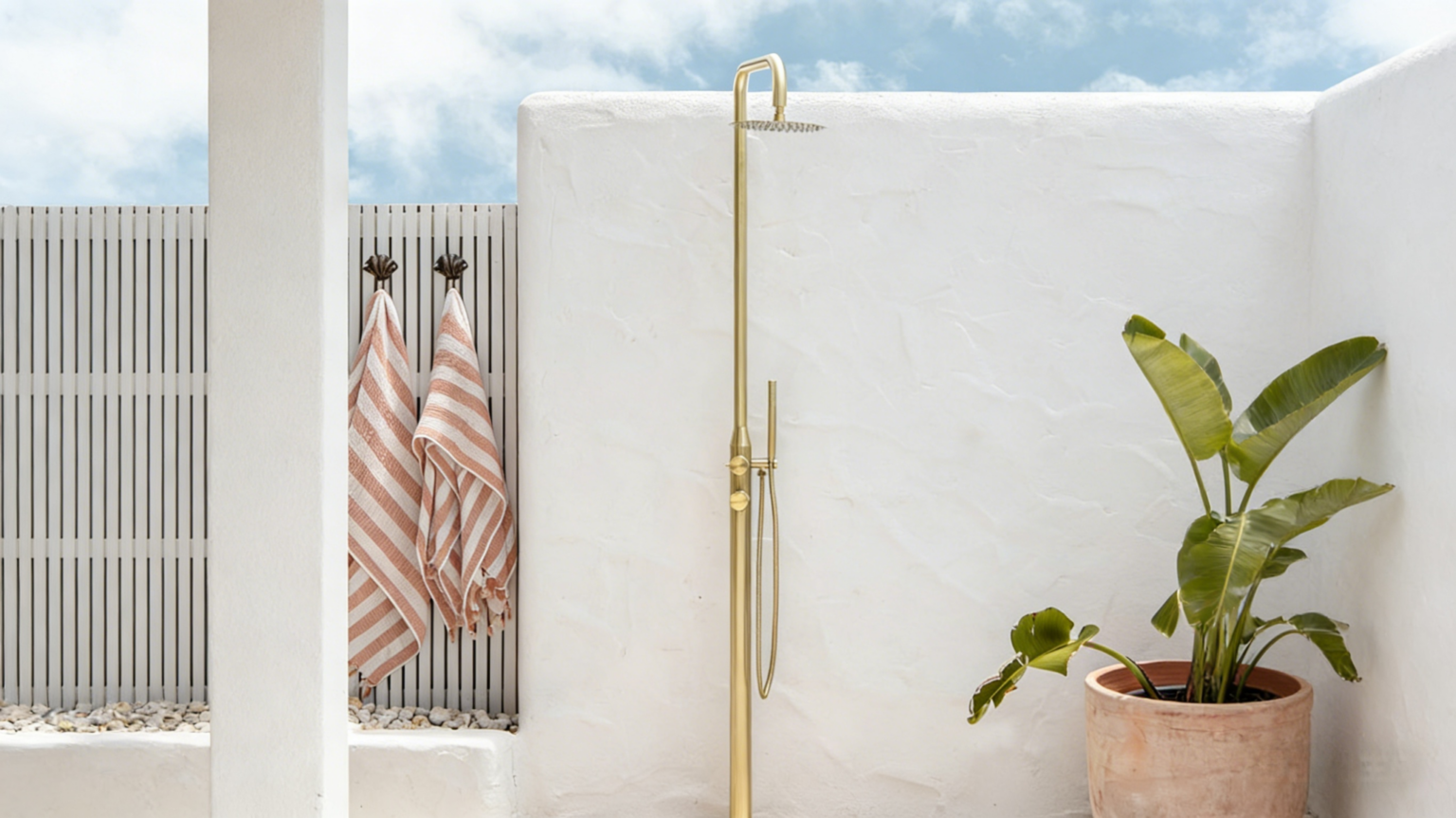 Outdoor Shower Plumbing Fixtures: Stainless Pool Showers, Taps, and ...